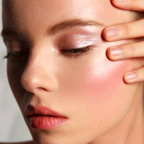 laura mercier | Makeup | Laura Mercier Face Illuminator In Limited ...